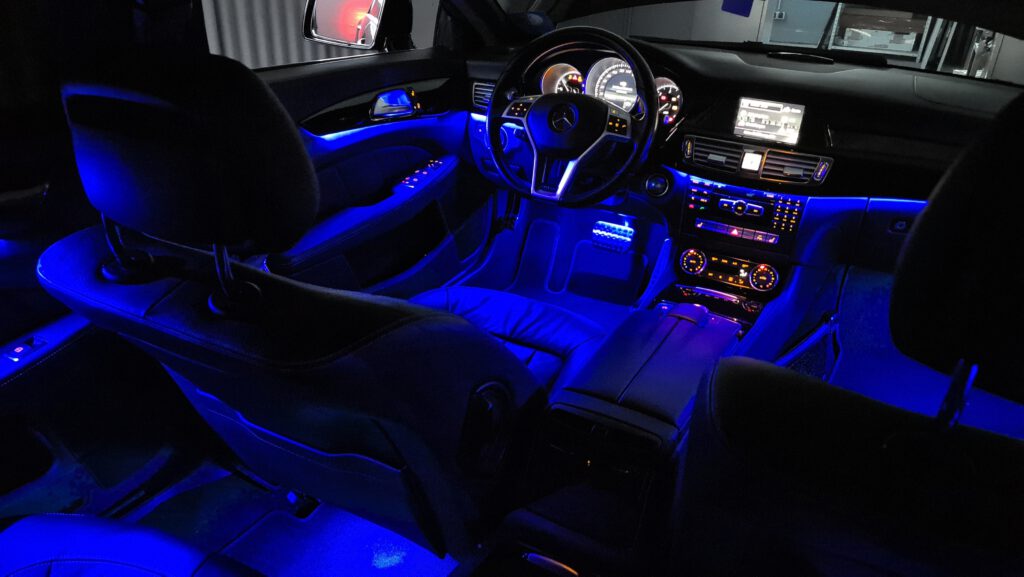 Ambientebeleuchtung für Mercedes CLS W218 inkl. Einbau - CarHex