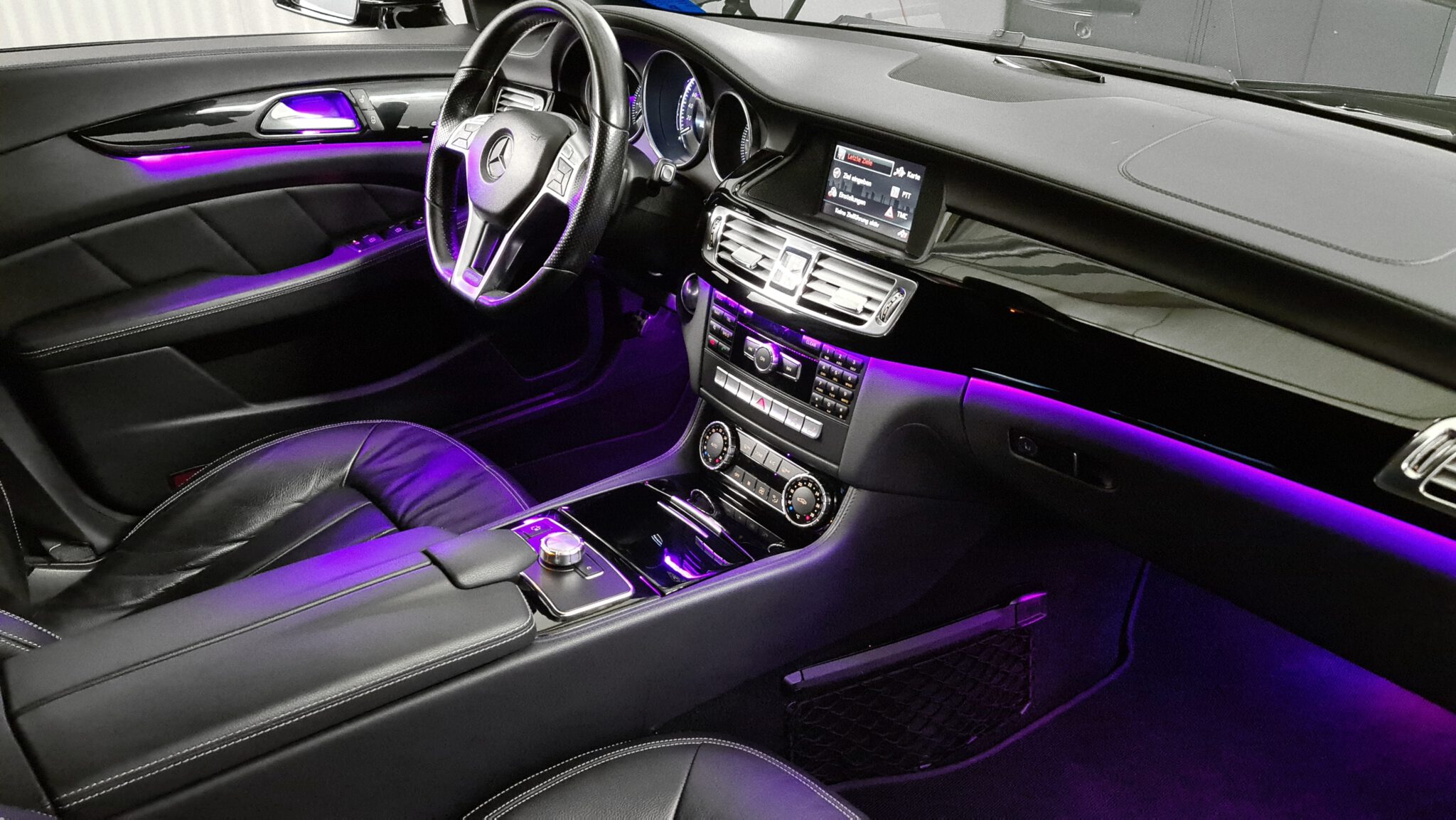 Ambientebeleuchtung für Mercedes CLS W218 inkl. Einbau - CarHex