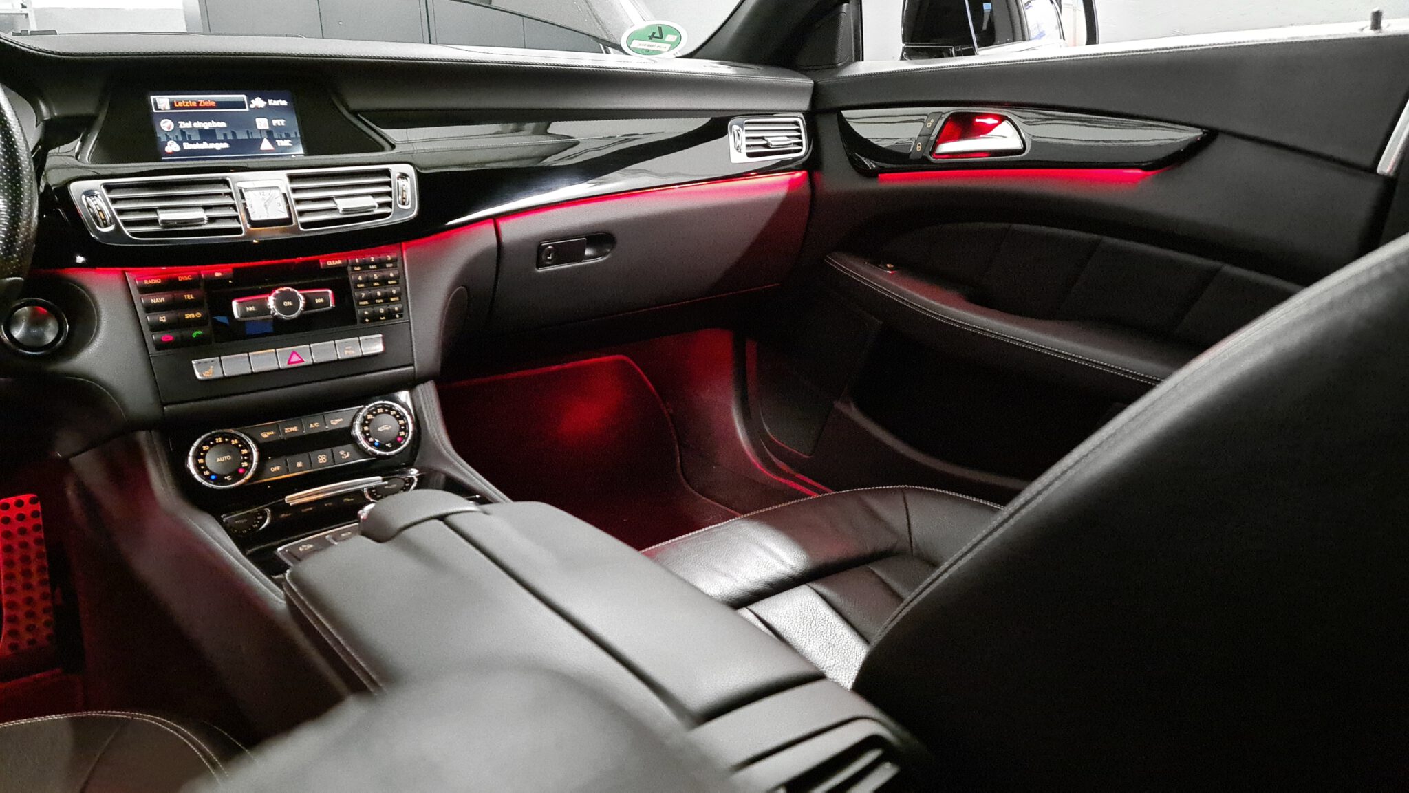Ambientebeleuchtung für Mercedes CLS W218 inkl. Einbau - CarHex