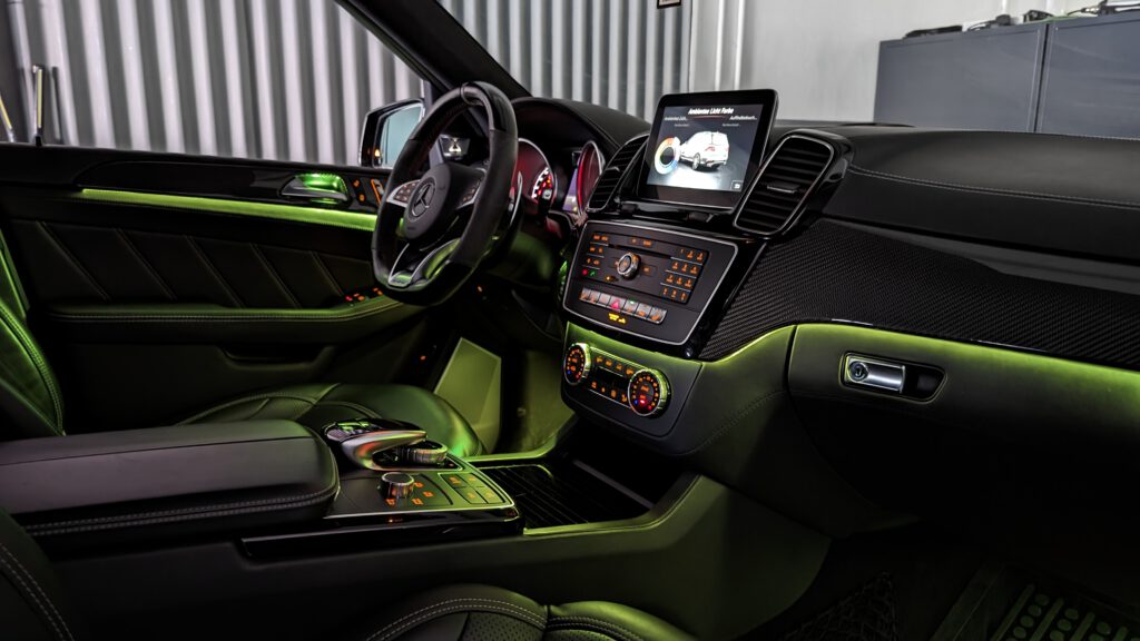 Ambientebeleuchtung für Mercedes GLE W166 C292 & Einbau - CarHex